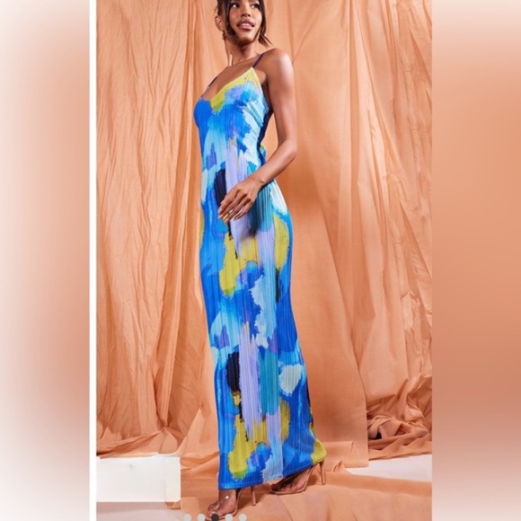 PrettyLittleThing | Dresses | Prettylittlething Blue Abstract Plisse ...